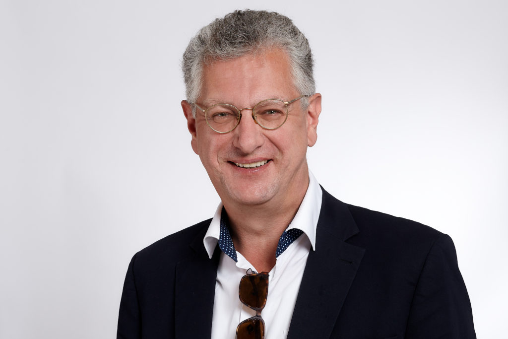 Markus Launer – Institut für Dienstleistungen