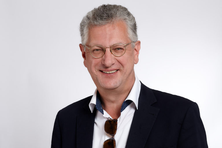 Markus Launer – Institut für Dienstleistungen